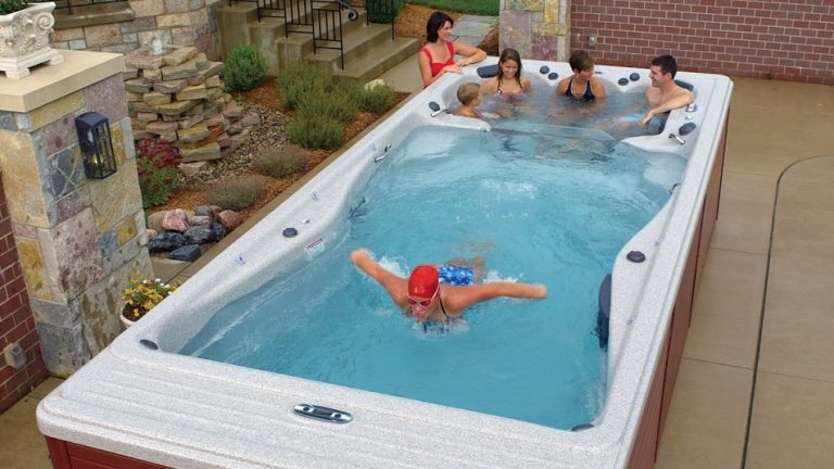 Huge hot tub and spa party (show) in Mississauga this weekend | INsauga