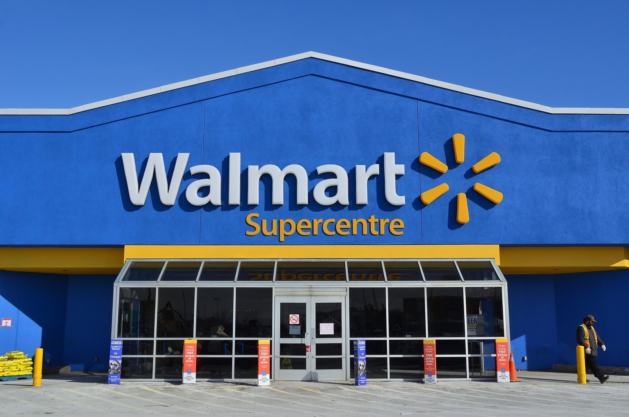 Largest Canadian Walmart celebrates grand re-opening in Mississauga ...