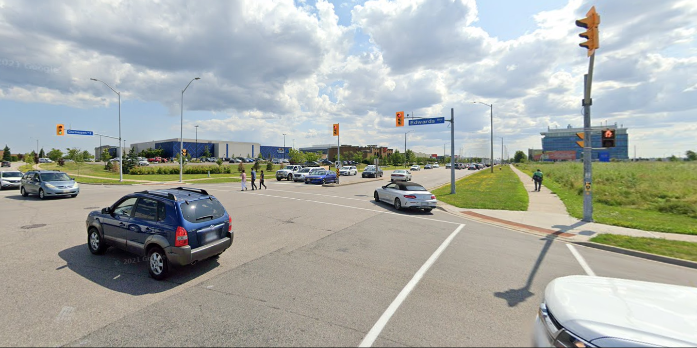 Pedestrian struck and killed; Mississauga intersection closed | INsauga