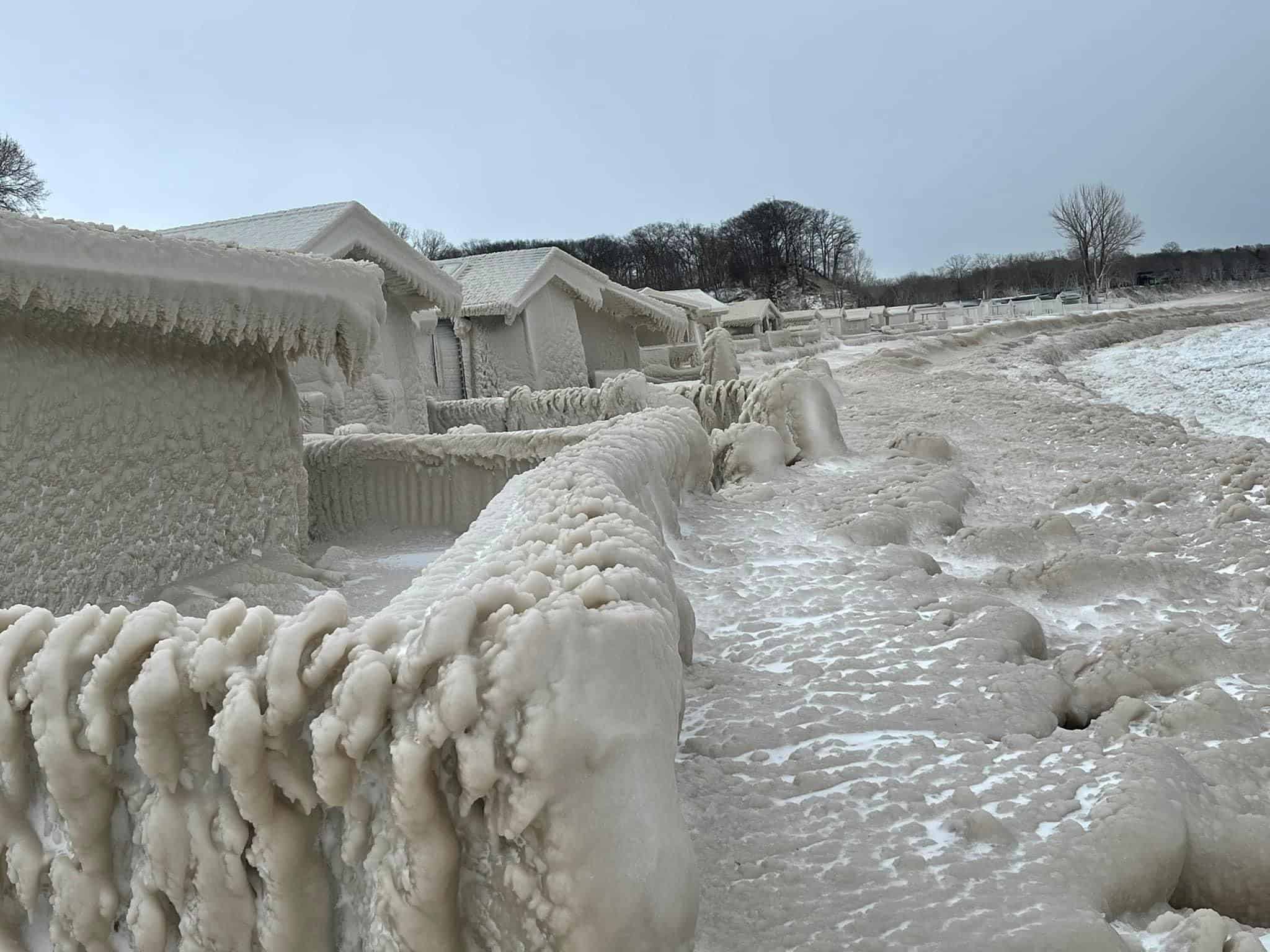 Blizzard of Christmas 2022 turned Fort Erie homes into ice castles ...