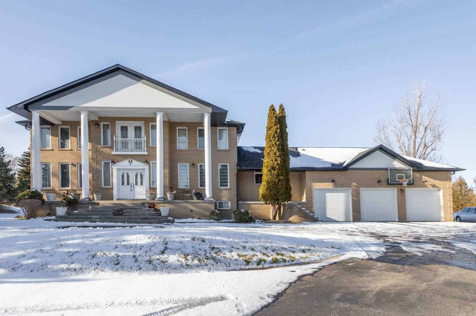 Brampton House of the Week: Sprawling mansion with Greek columns and ...