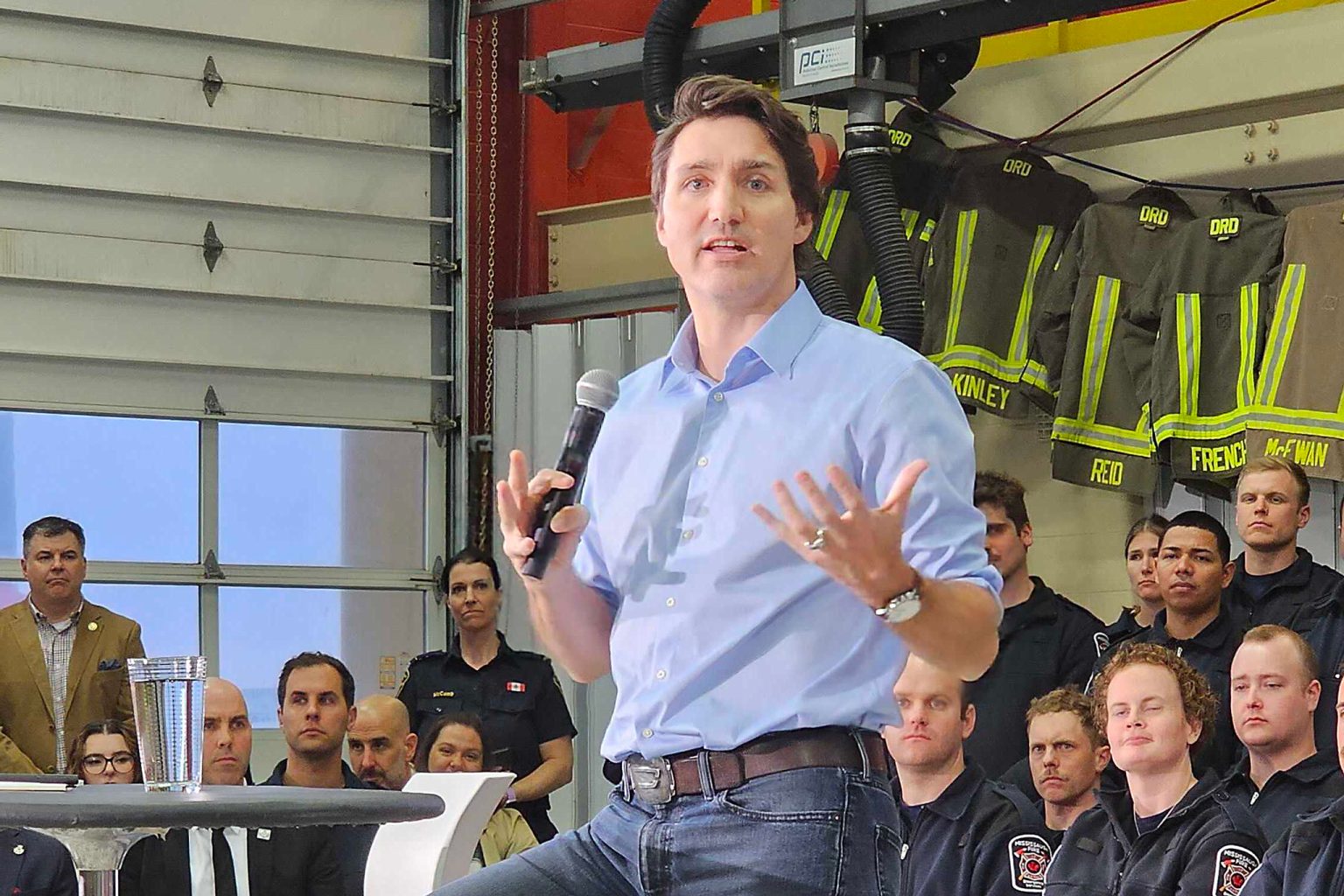 Prime Minister Justin Trudeau holds town hall in Mississauga while ...