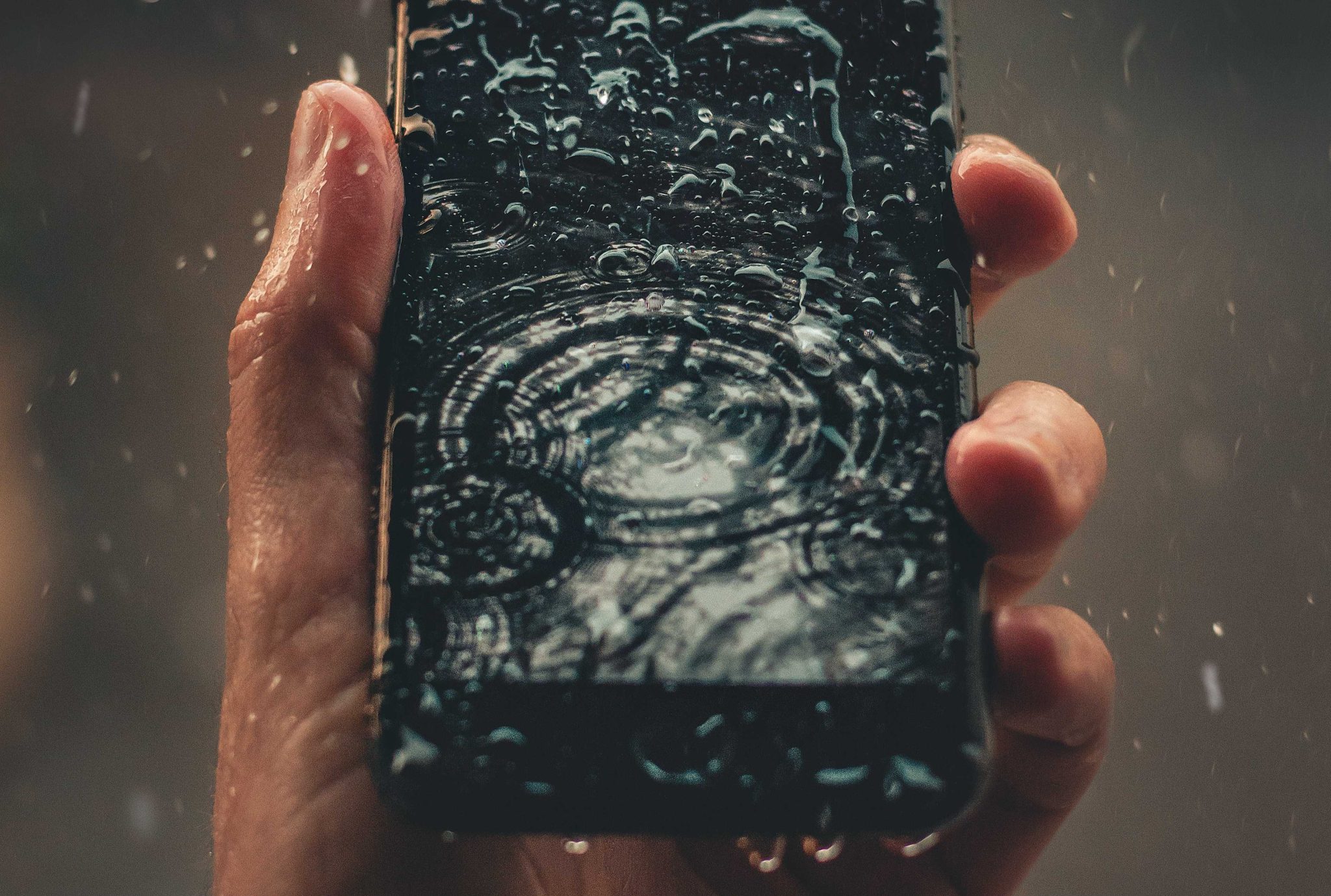 "Dropped my phone in the toilet" scam comes to Mississauga and Brampton ...