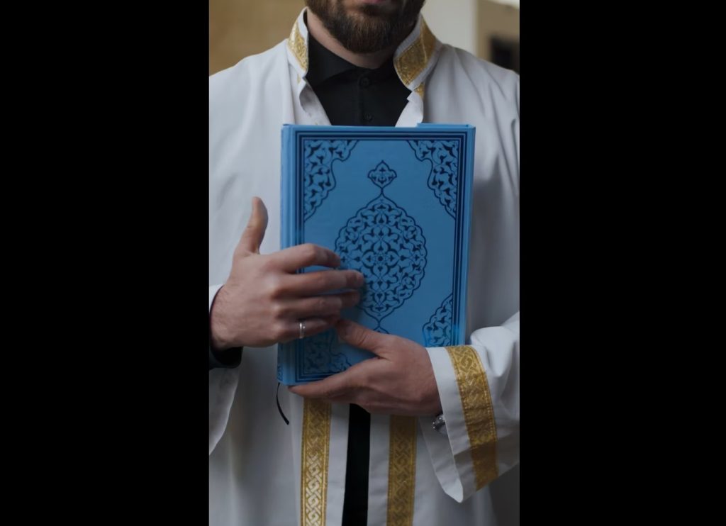 Largest outdoor Eid prayer in Canada draws some 20,000 people to ...