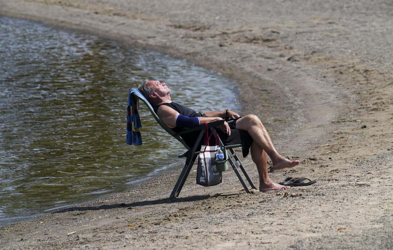 Warnings remain from coast to coast as parts of Canada swelter under ...