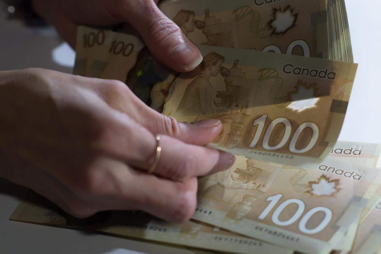 These are the biggest financial scams in Canada: Interac survey | INsauga
