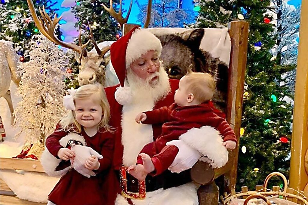 Huge Christmas fair with gifts and Santa Claus photos comes to ...