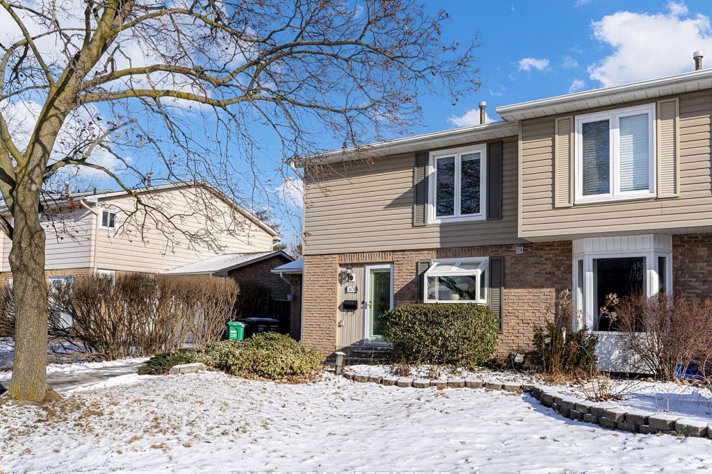 Home sold for $250K over asking after 85 offers in Mississauga, Ontario ...