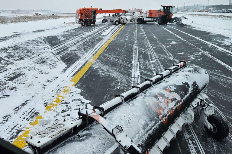Snowfall preparations underway at Pearson Airport in Mississauga ...