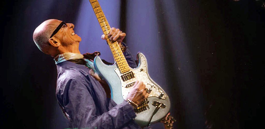 Canadian rock superstar will headline at Mississauga music festival ...