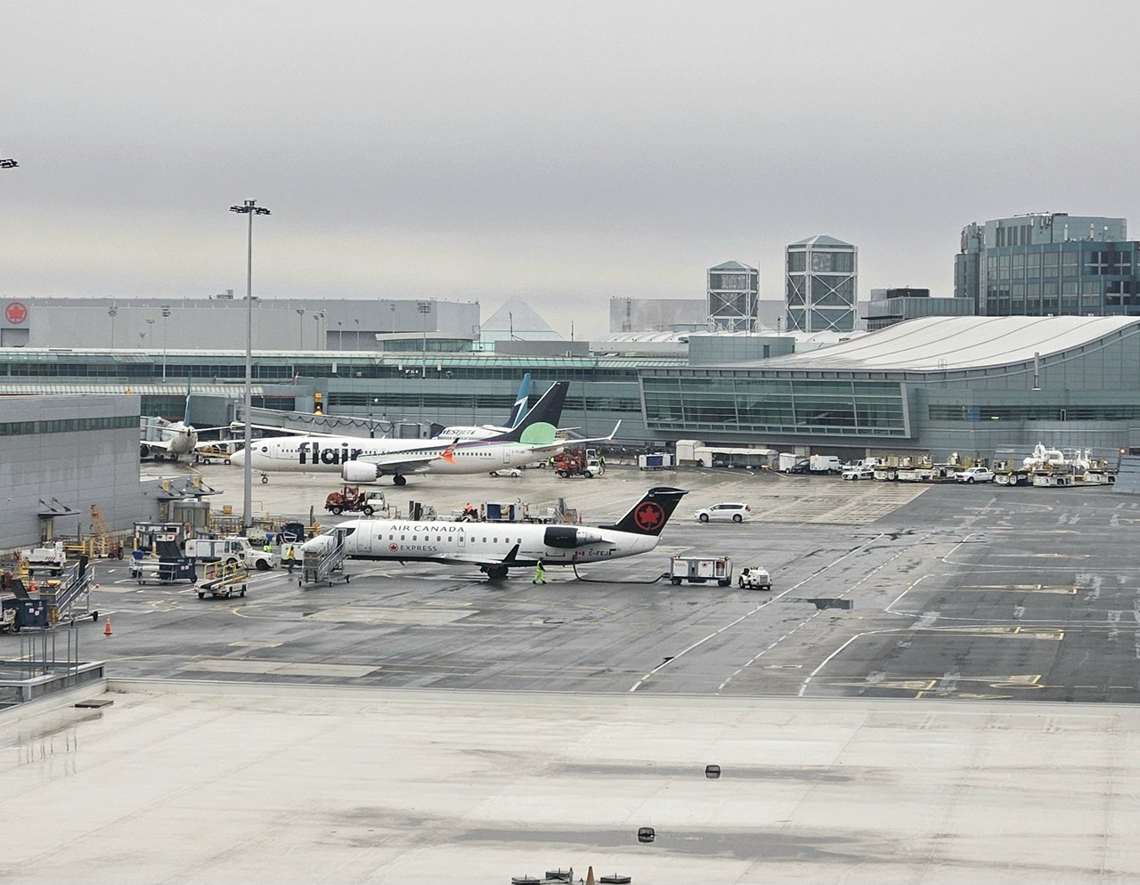 Several flights cancelled at Pearson Airport in Mississauga, Ontario ...