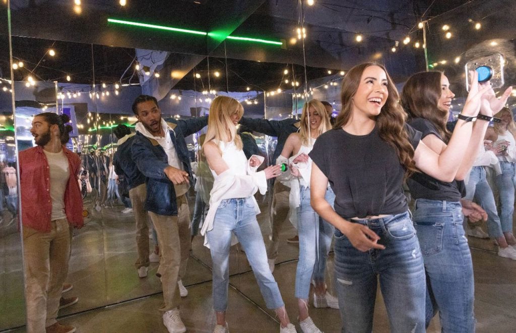 New entertainment complex with 35 'challenge rooms' and self-pour beer ...