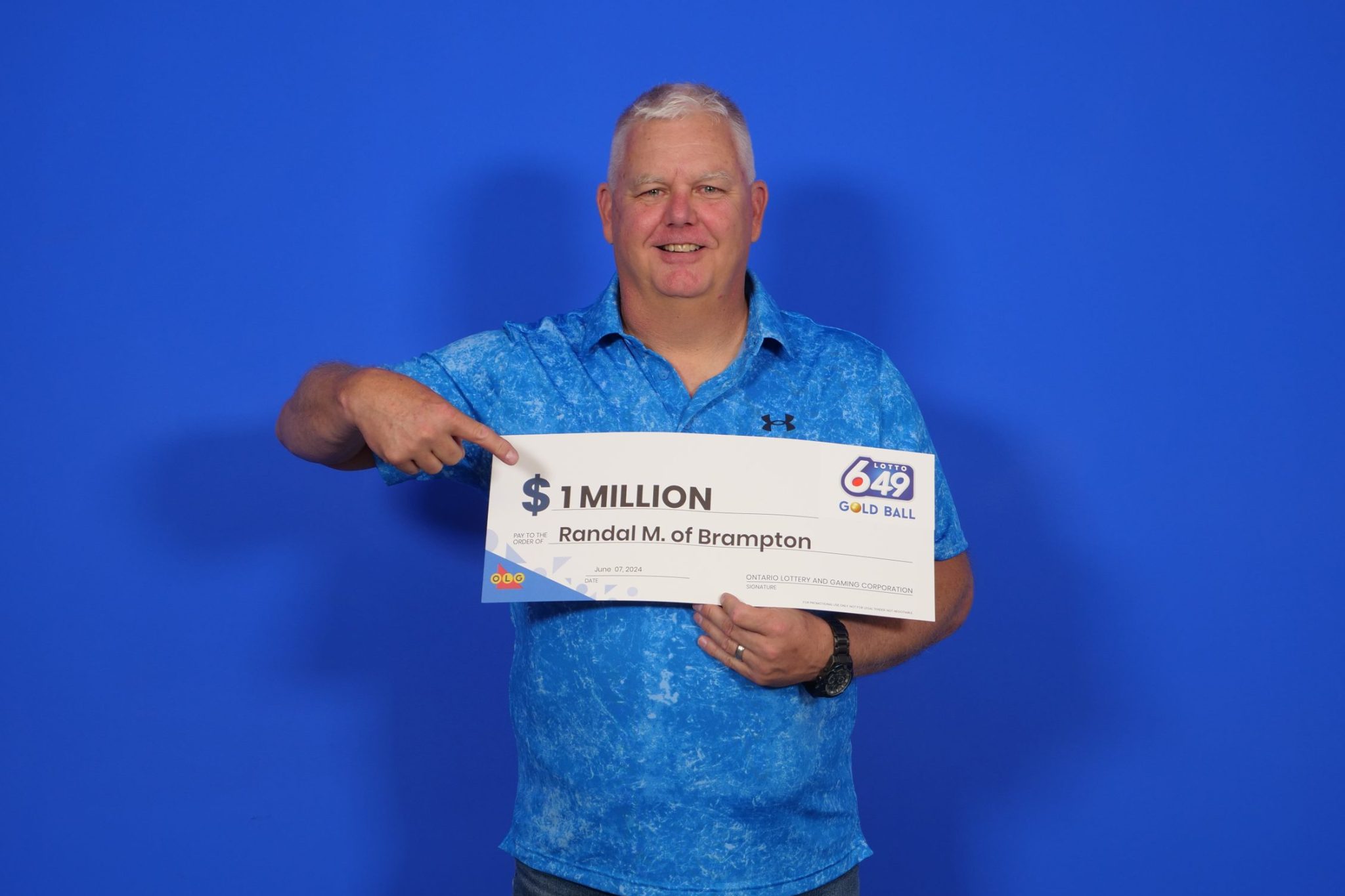 Construction worker cries tears of joy after $1M lottery win in ...