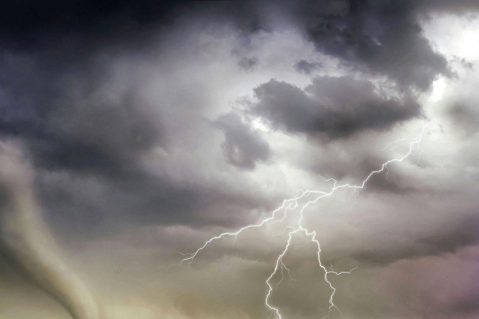 May 17 weather: Thunderstorms start the long weekend in southern ...