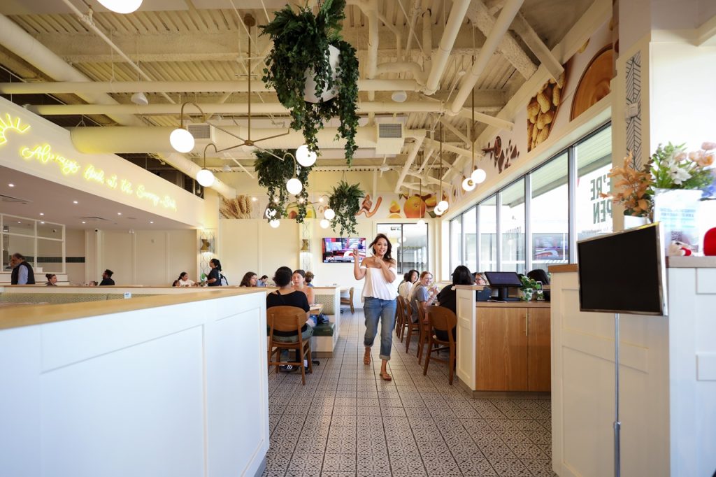 Over 100 dining options, restaurants and eateries at Square One in ...