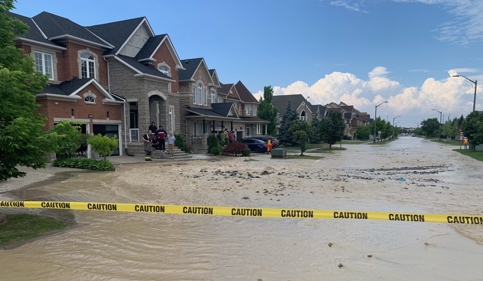 Water main break floods yards, street in Mississauga neighbourhood ...