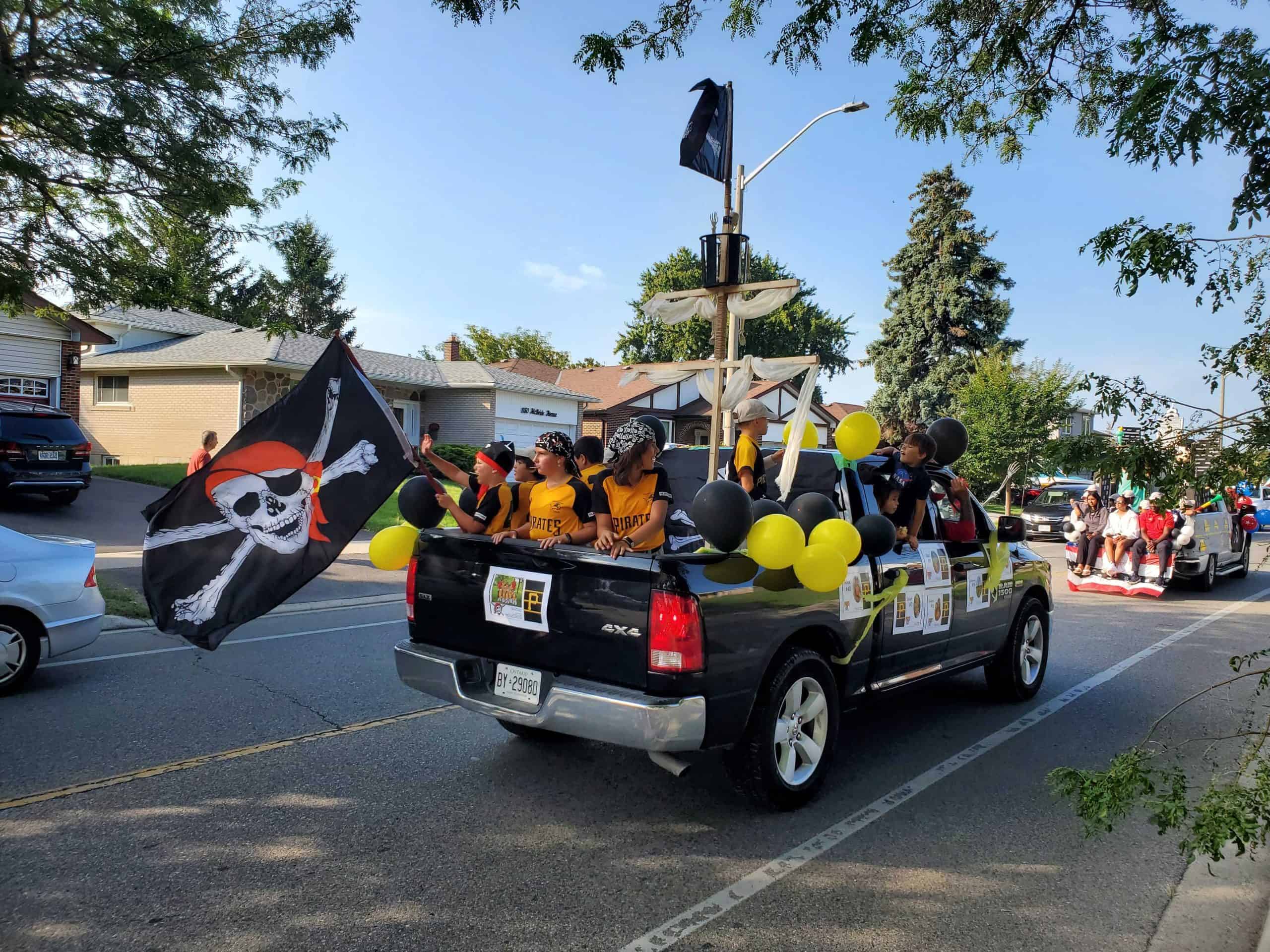 Annual Erindale Little League parade takes over streets in Mississauga ...
