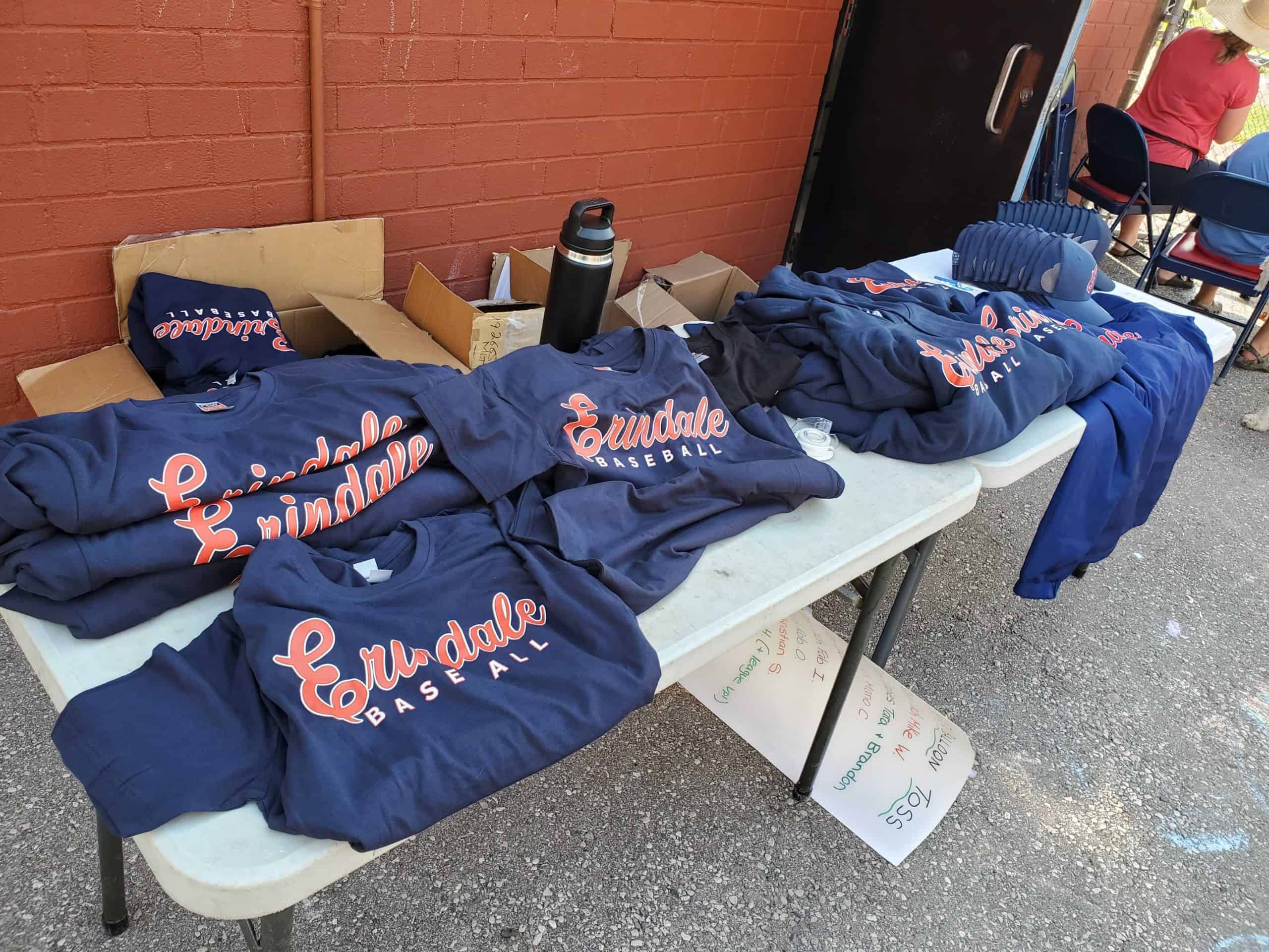 Annual Erindale Little League parade takes over streets in Mississauga ...