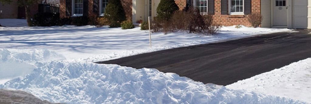 Heavy snow hard to clear from driveways in Mississauga; city says sign ...
