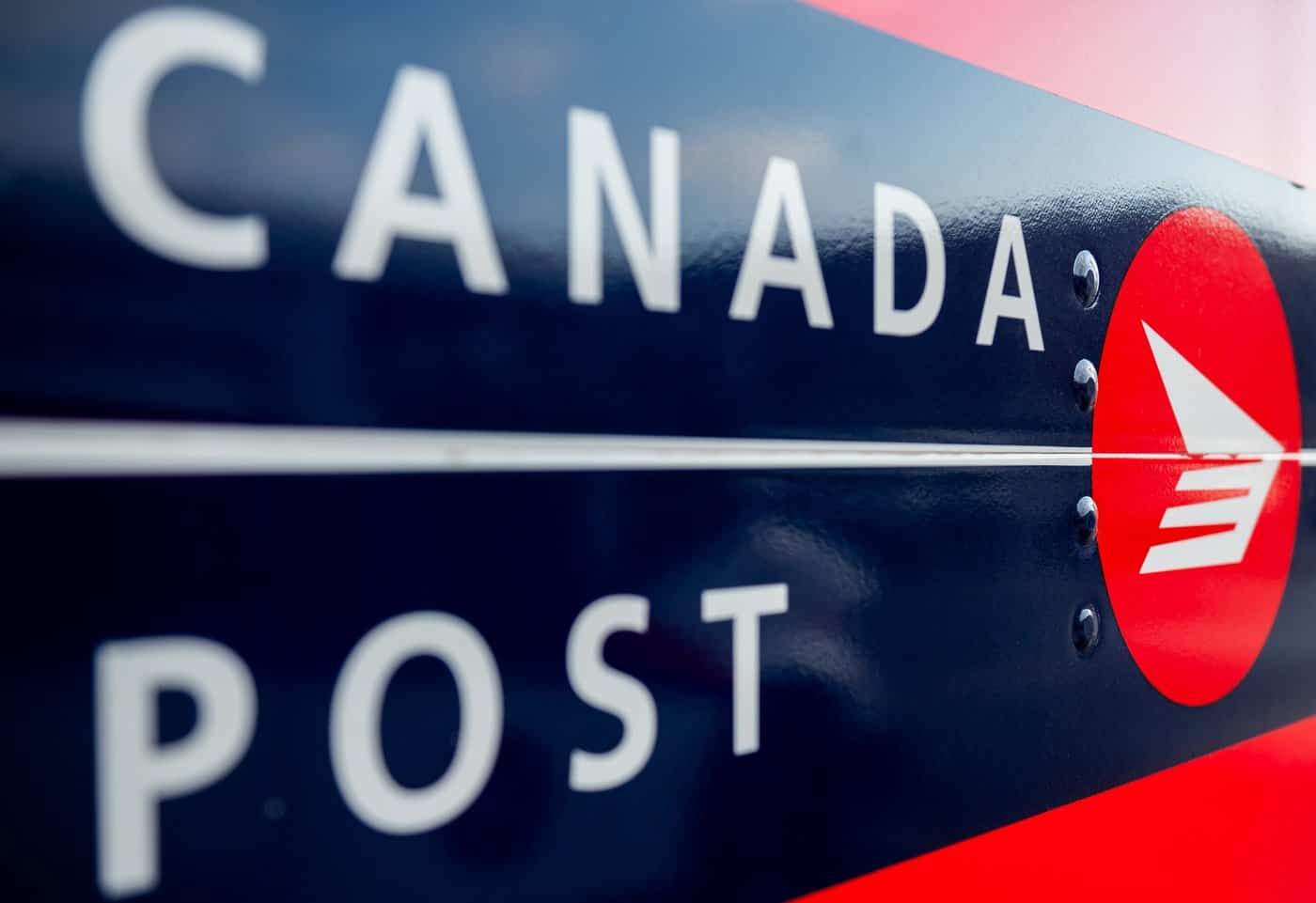 Canada Post Quarterly Loss Tops 300M As Strike Hits Second Week And canada-post-quarterly-loss-tops-300m-as-strike-hits-second-week-and