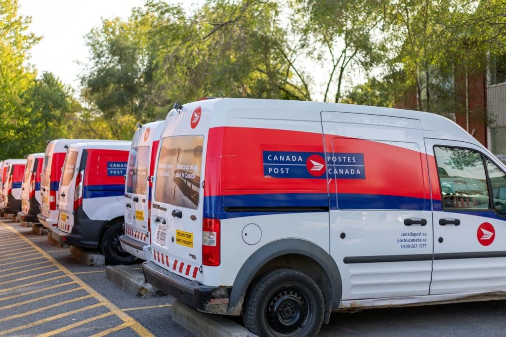 STRIKE: Canada Post workers walk off the job in a 'nationwide strike ...