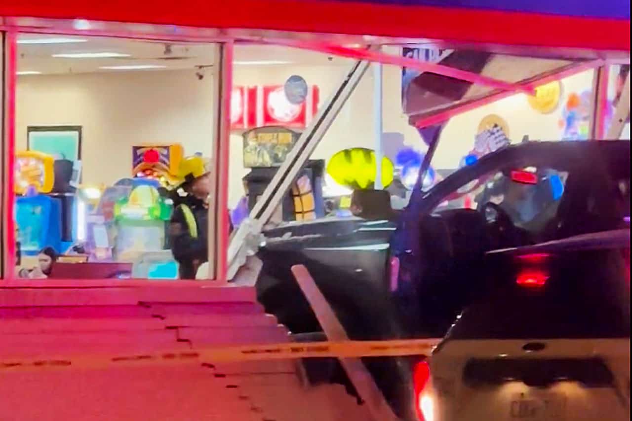 VIDEO: Truck smashes into Chuck E. Cheese in Mississauga, Ontario | INsauga