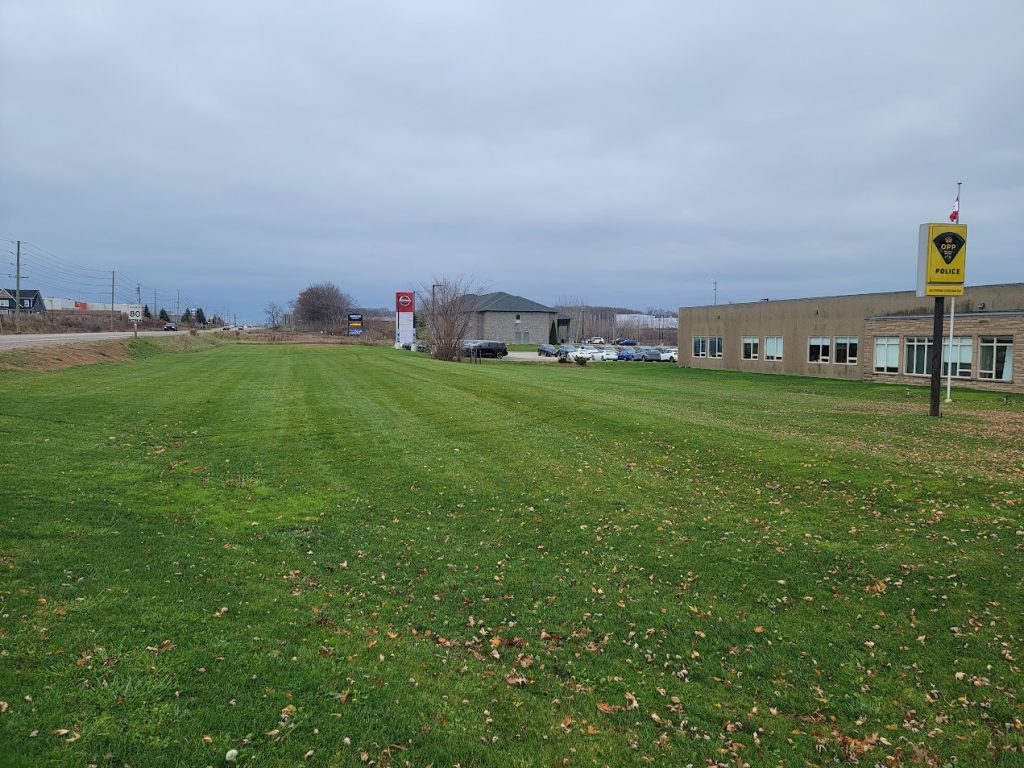 Impaired driver arrested after driving on lawn of Ontario police ...