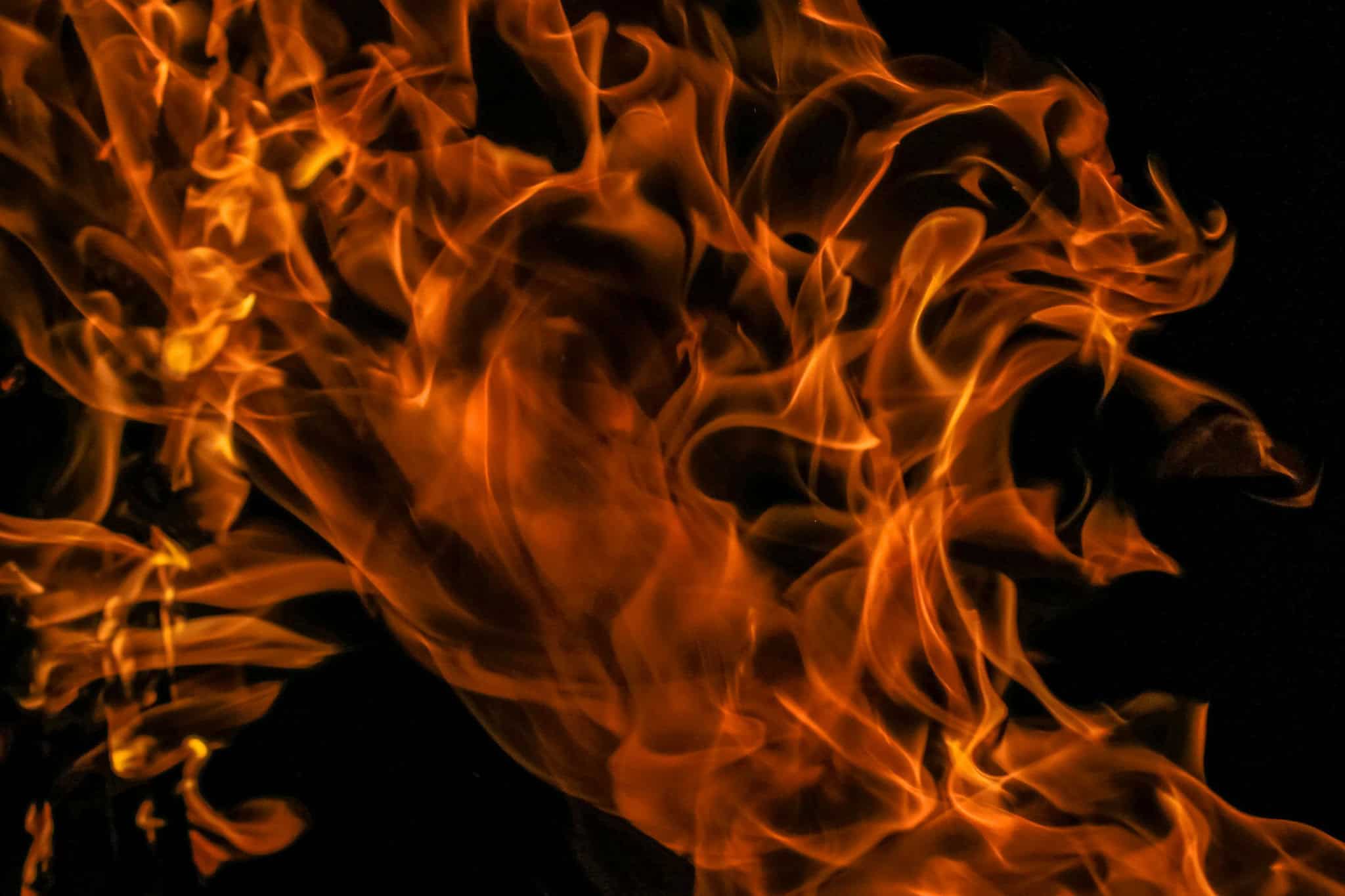 2 kids, 1 adult dead and 8 in hospital after fire in Hamilton, Ontario ...