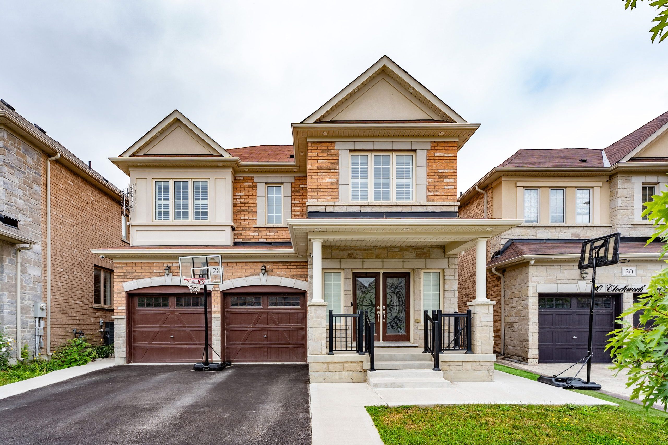 House of the Week: 4+3 bedrooms, finished basement and hardwood floors ...