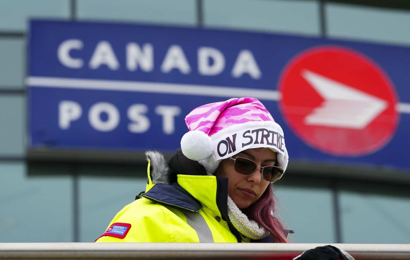 Tensions Rising Between Canada Post Union As Strike Nears Four week Tensions Rising Between Canada Post Union As Strike Nears Four week