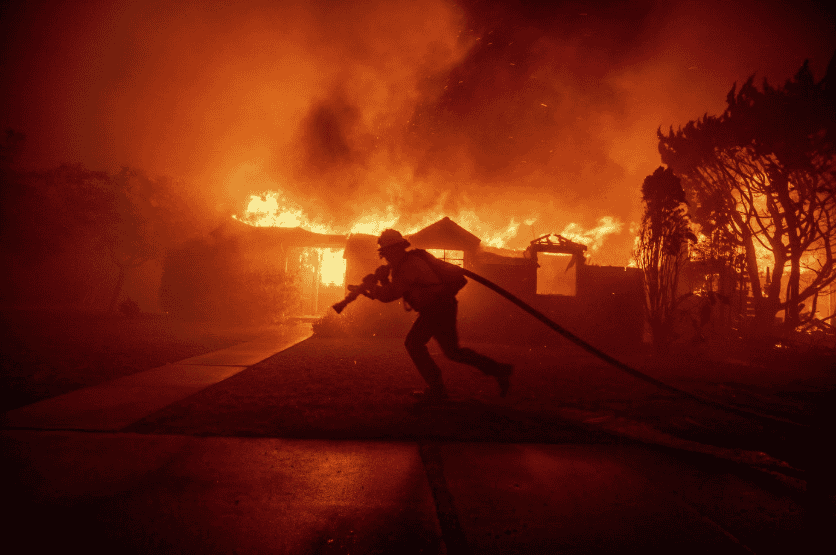2 Quebec planes and their crews helping fight devastating L.A ...