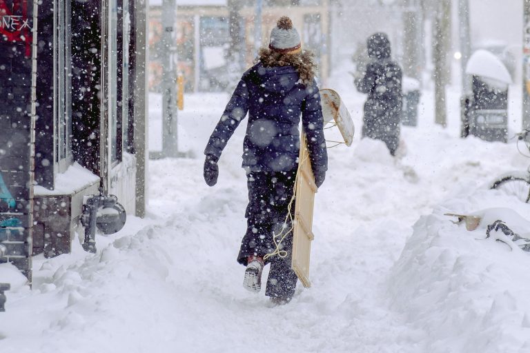After largest snowfall in two years, Mississauga braces for more of the ...