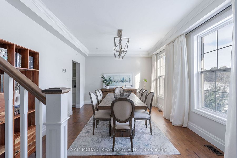 Hamilton House of the Week: Elegance and plenty of space in rural ...