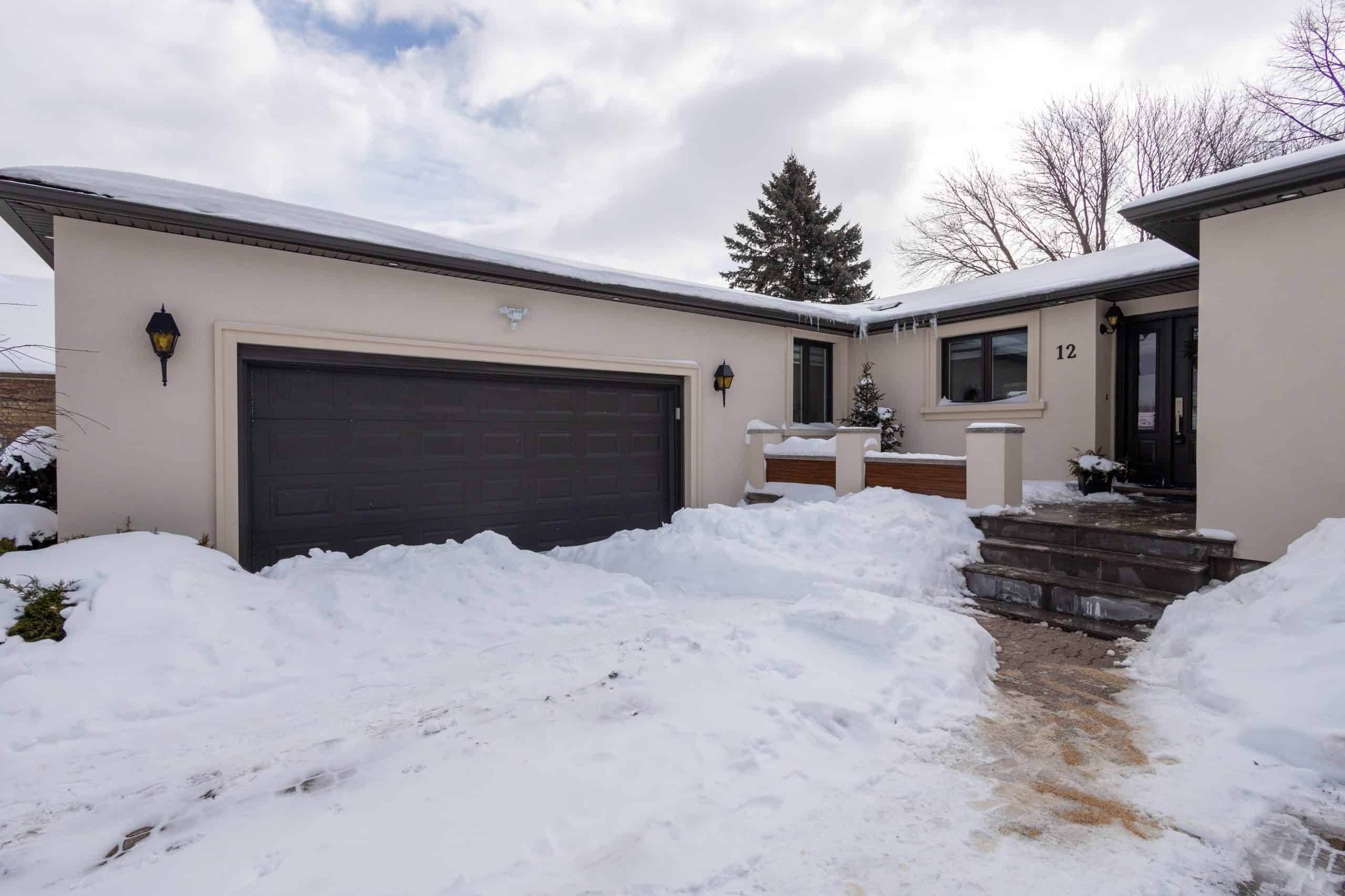 Niagara House of the Week: Stylish and newly renovated bungalow in ...