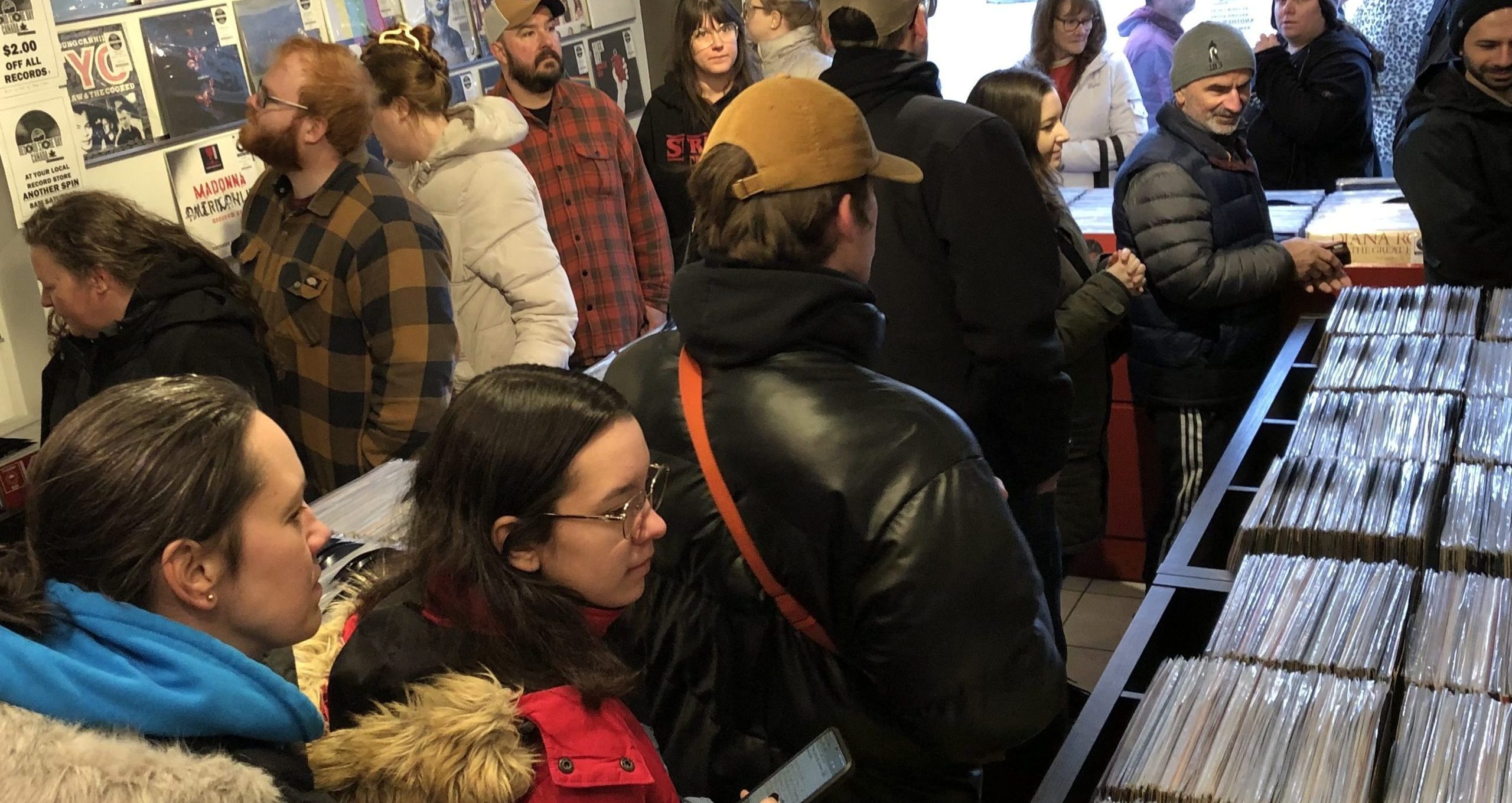 Long lineups at independent Ontario retailers stores for Record Store ...