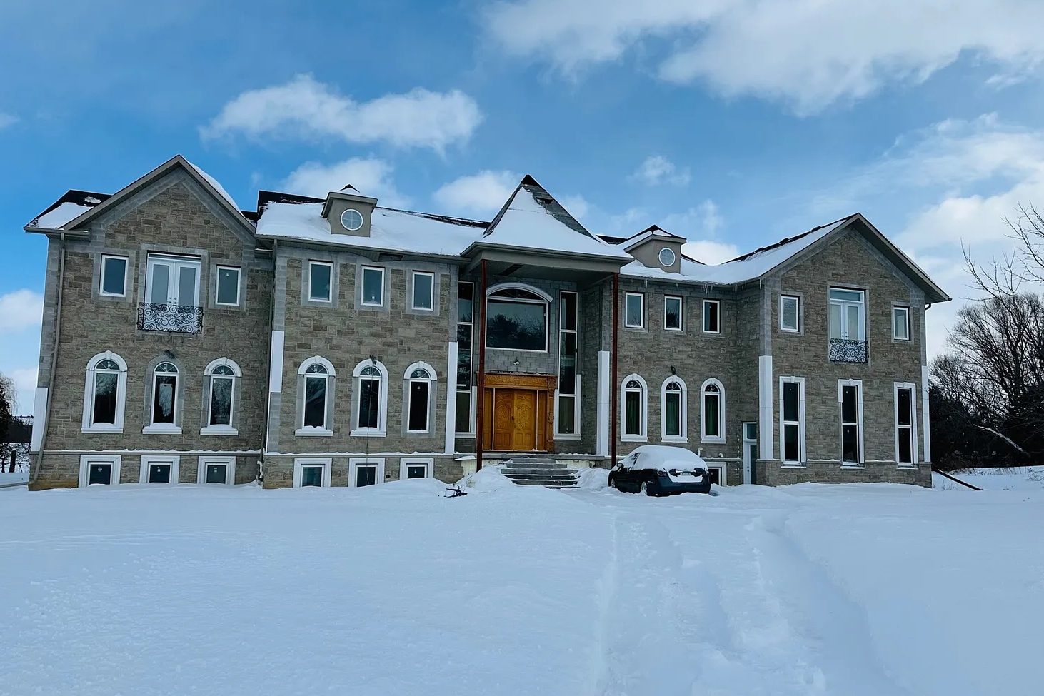 Epic 'mansion party' house up for sale listed at $5.5M in Brampton ...