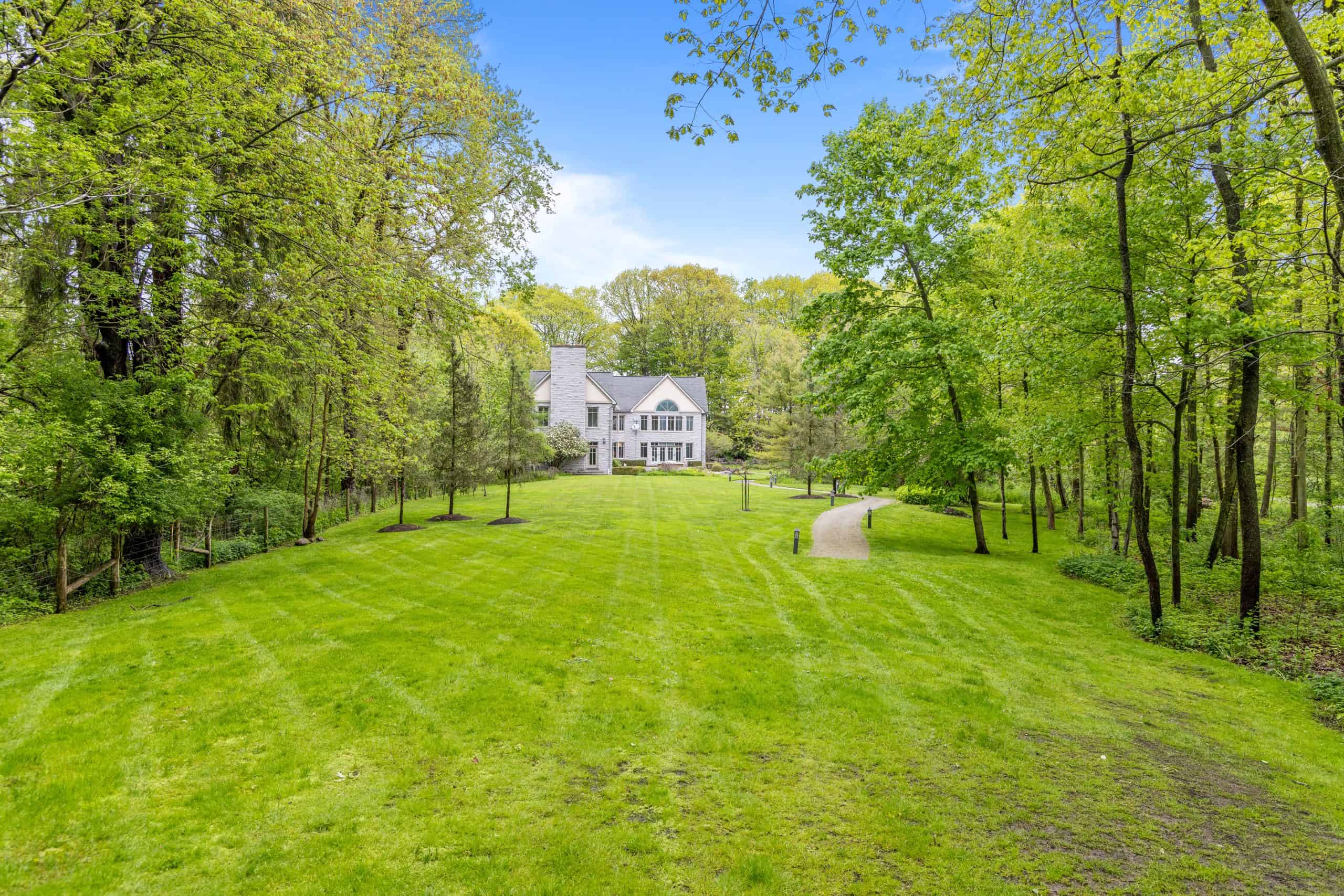 Niagara House of the Week: Massive custom-built estate steps away from ...