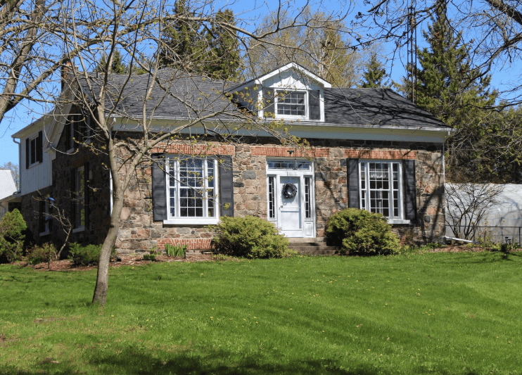 Georgian farmhouse built in 1852 in rural Ontario awarded heritage ...