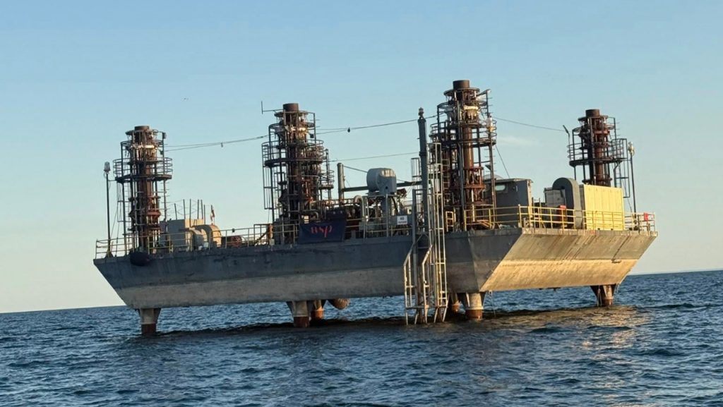 Here's what that odd-looking structure on Lake Ontario is doing | INsauga