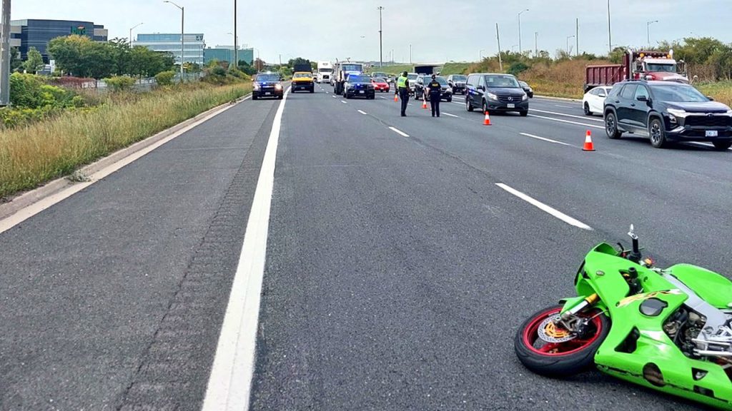 UPDATE: Motorcyclist injured in crash on Highway 401 in Mississauga ...