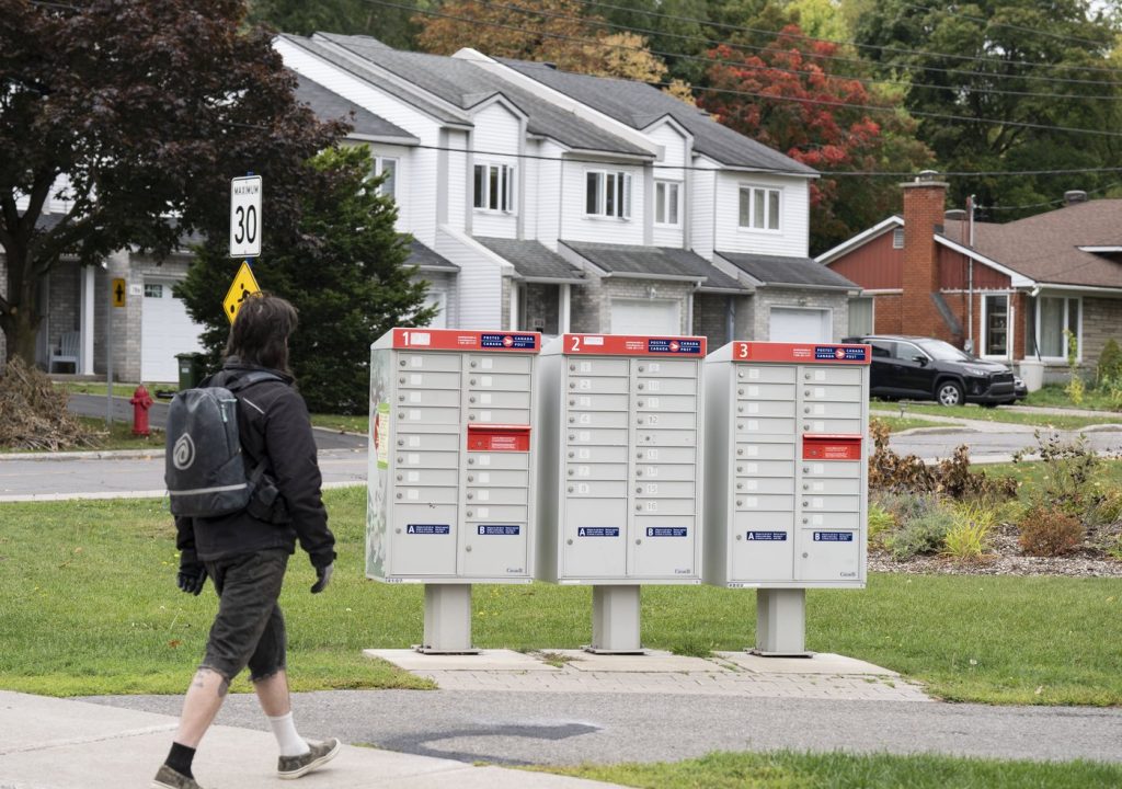 Canada Post promises to protect rural mail delivery in overhaul | INsauga