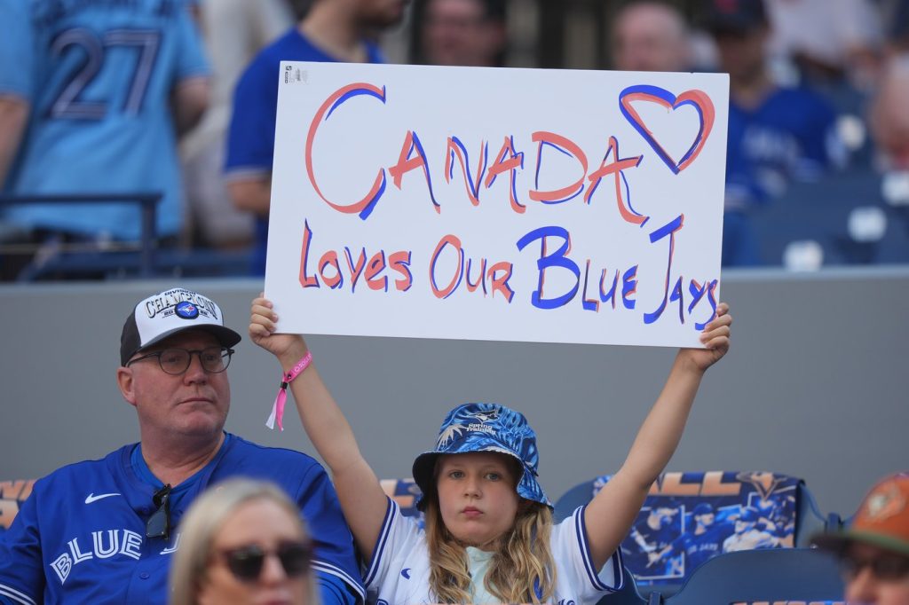 Diehard Toronto Blue Jays fans set to cheer on the team in New York ...