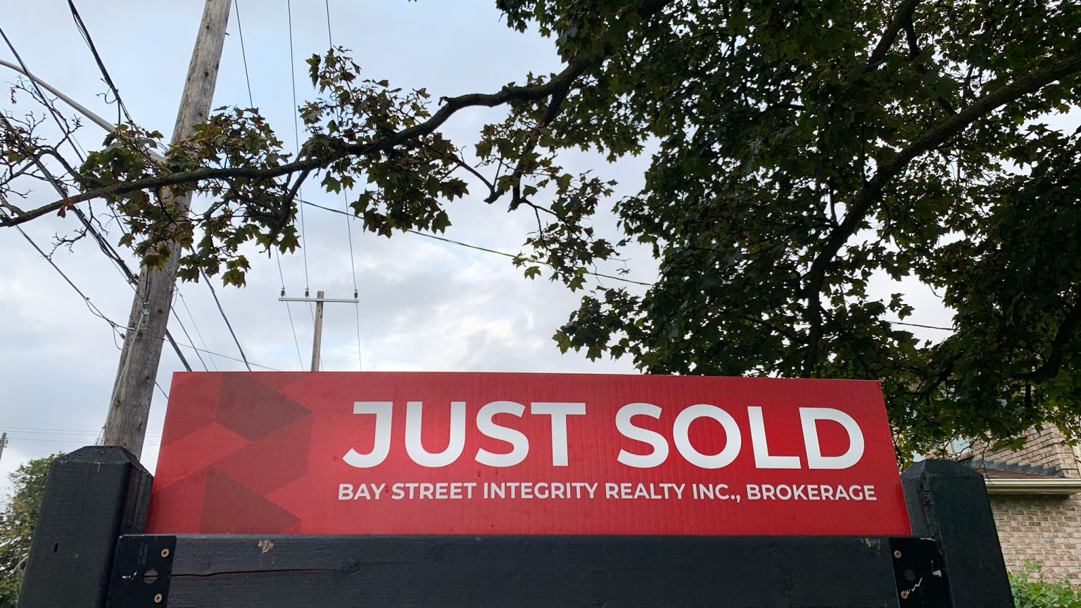 People are overbidding on homes in these 5 Toronto neighbourhoods | INsauga