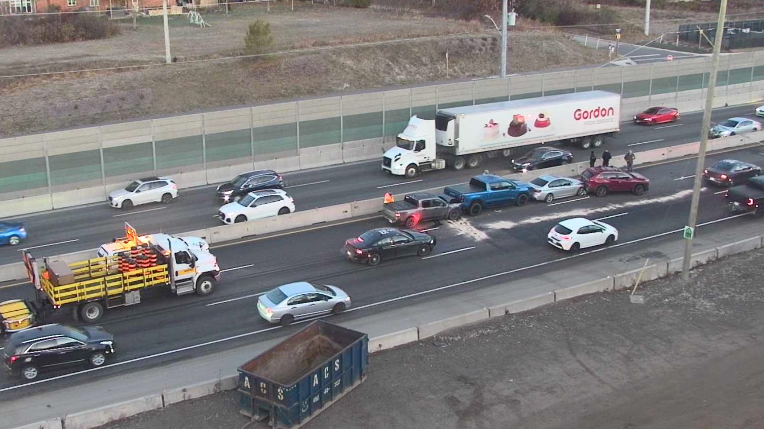 CLOSURE: Multi-vehicle crash closes lanes on QEW in Mississauga | INsauga