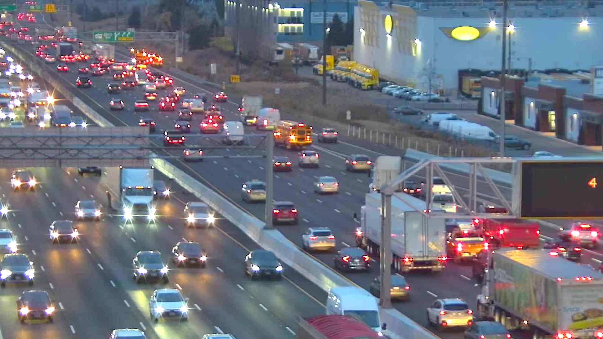 CLOSURE: 9-vehicle crash closes lanes on Highway 401 near Toronto ...