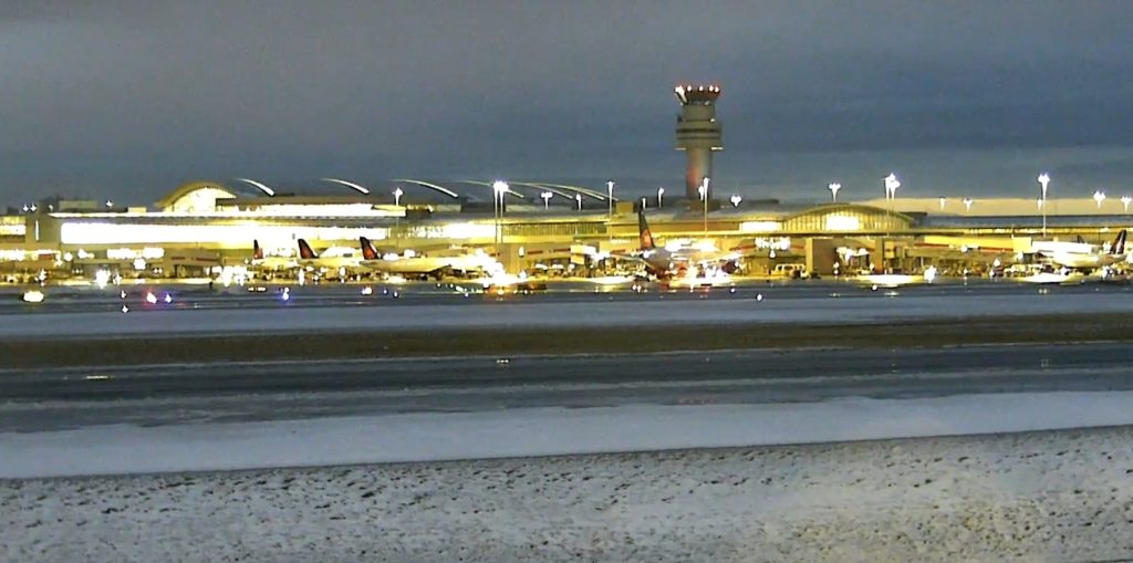 105 flights cancelled at Toronto Pearson Airport; hundreds more delayed ...