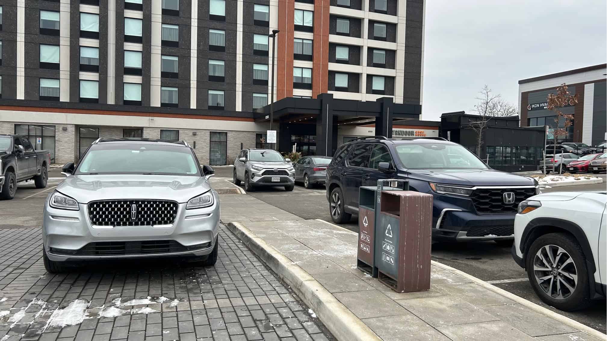 Cars stolen from 2 U.S. visitors while in Mississauga for hockey ...