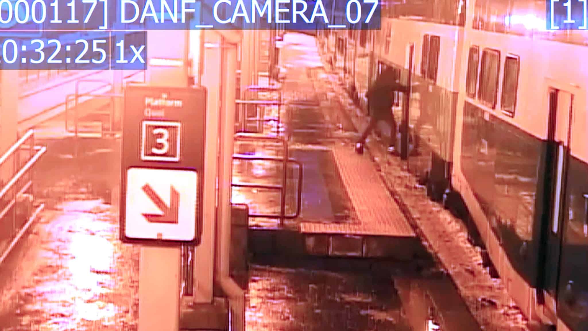 VIDEO: Person jumps on moving GO Train in Ontario | INsauga