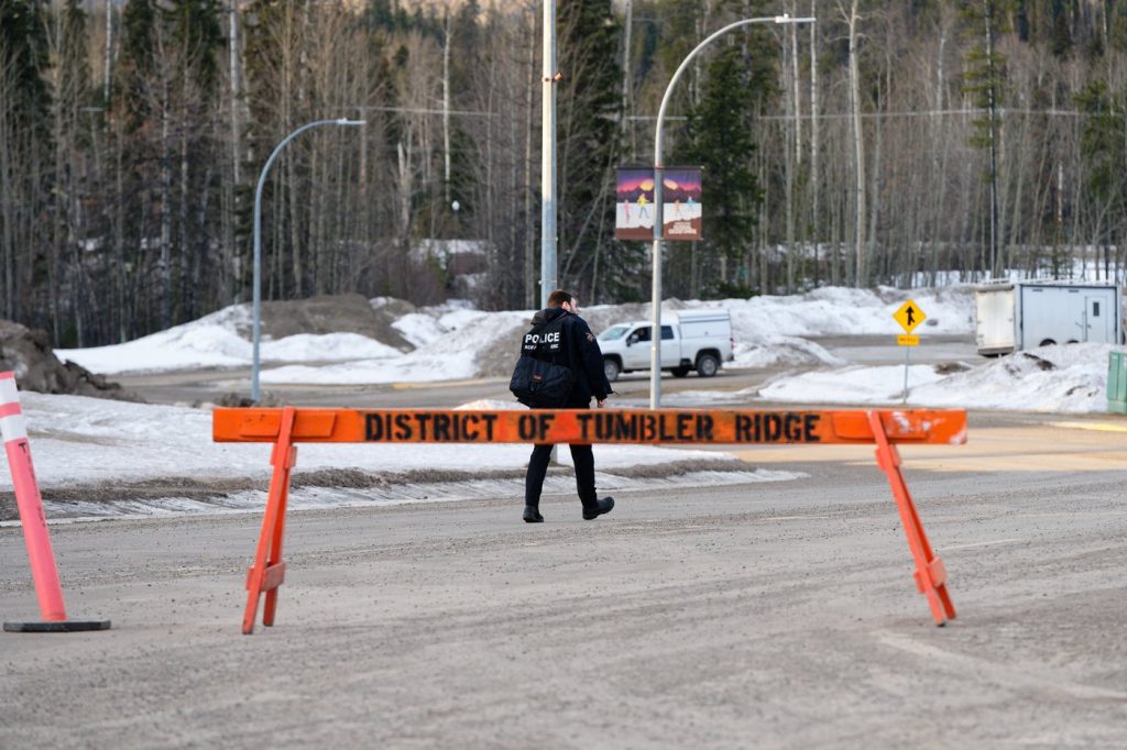 B.C. premier, minister credit tiny RCMP detachment for saving lives ...
