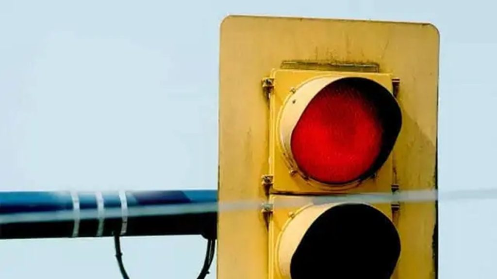 Over a dozen new red light cameras will cost more than $3.5M in ...